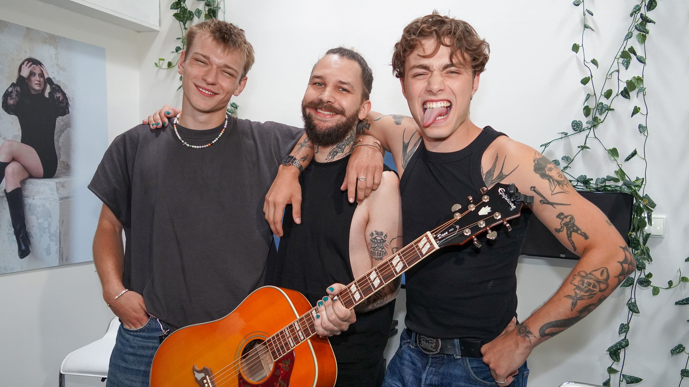 Tom Sean a Simon Opp představili společný klip k singlu Runnin’ In Deep ...